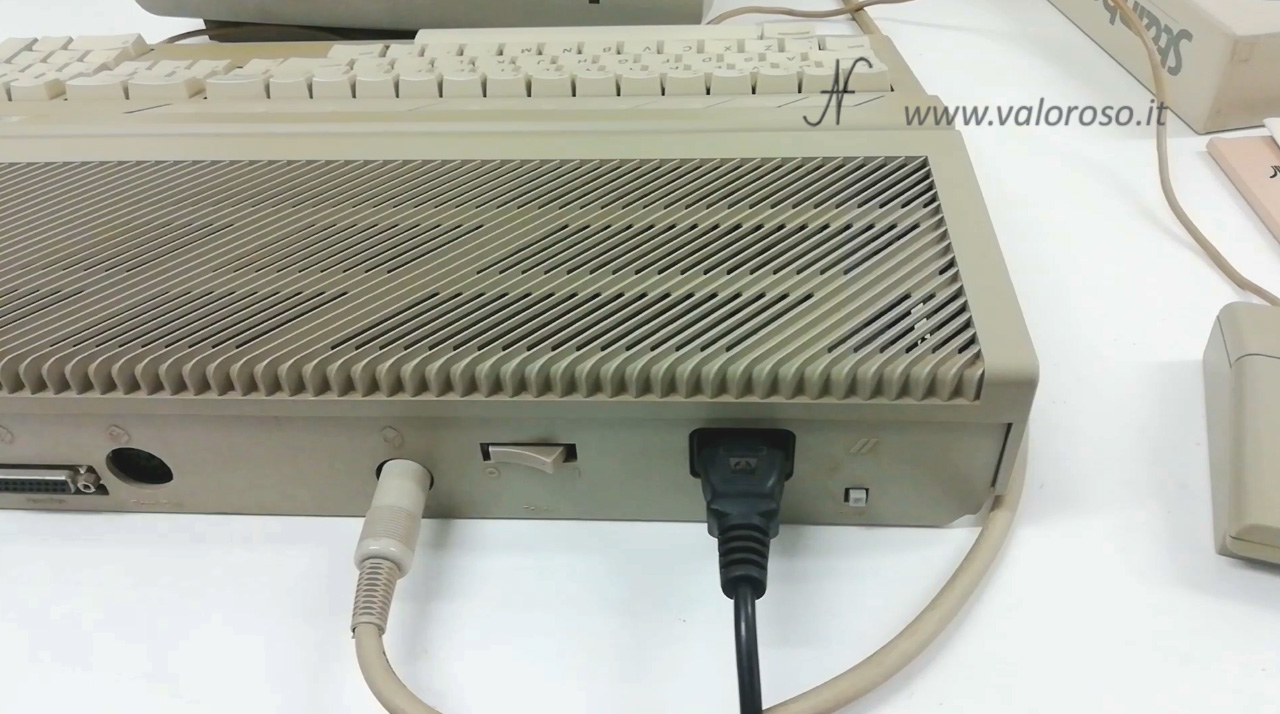 A friend gave me an Atari 1040 ST! - Amedeo Valoroso
