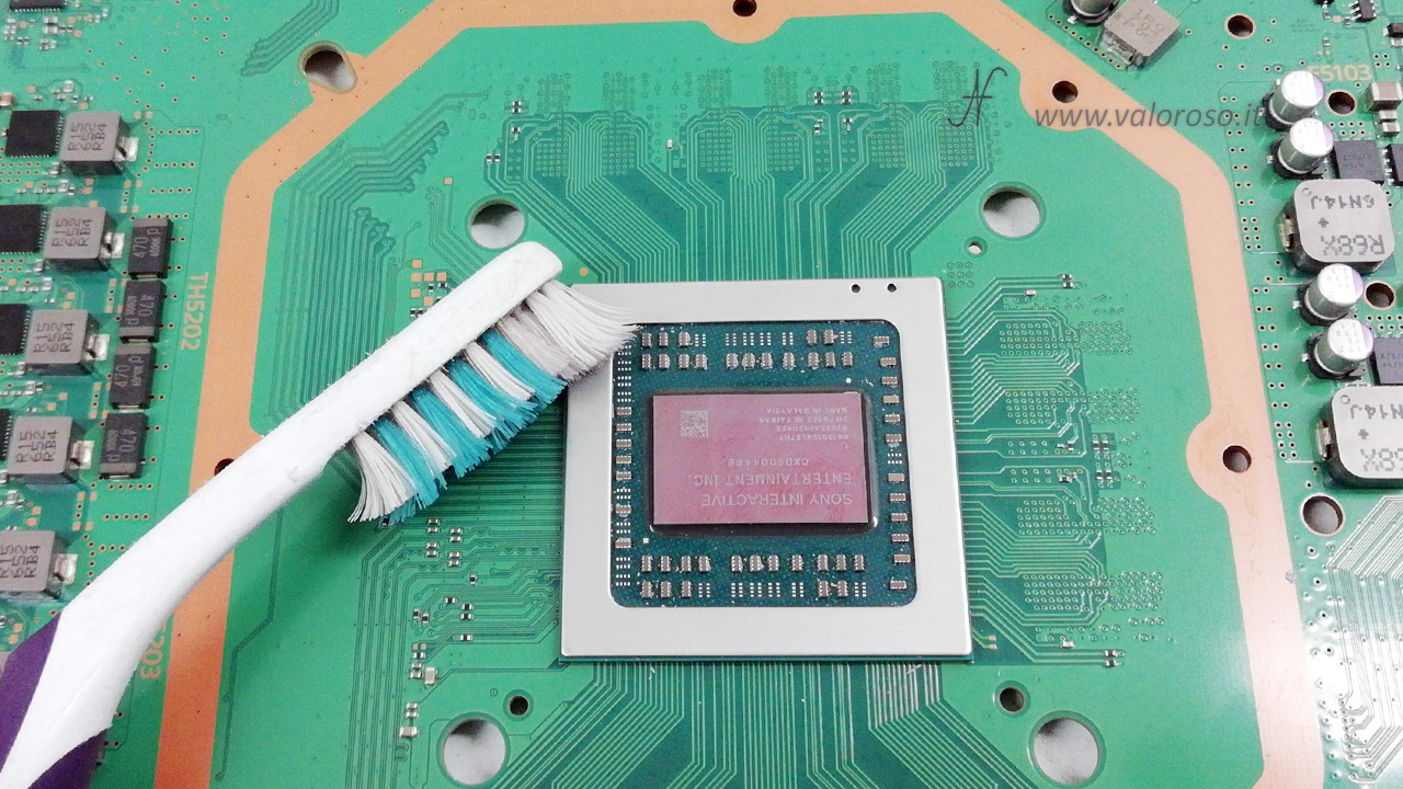 PS4 Pro Thermal Paste Replacement - Amedeo Valoroso