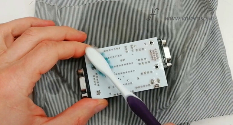 Connecting two monitors to the Commodore 128 - Amedeo Valoroso