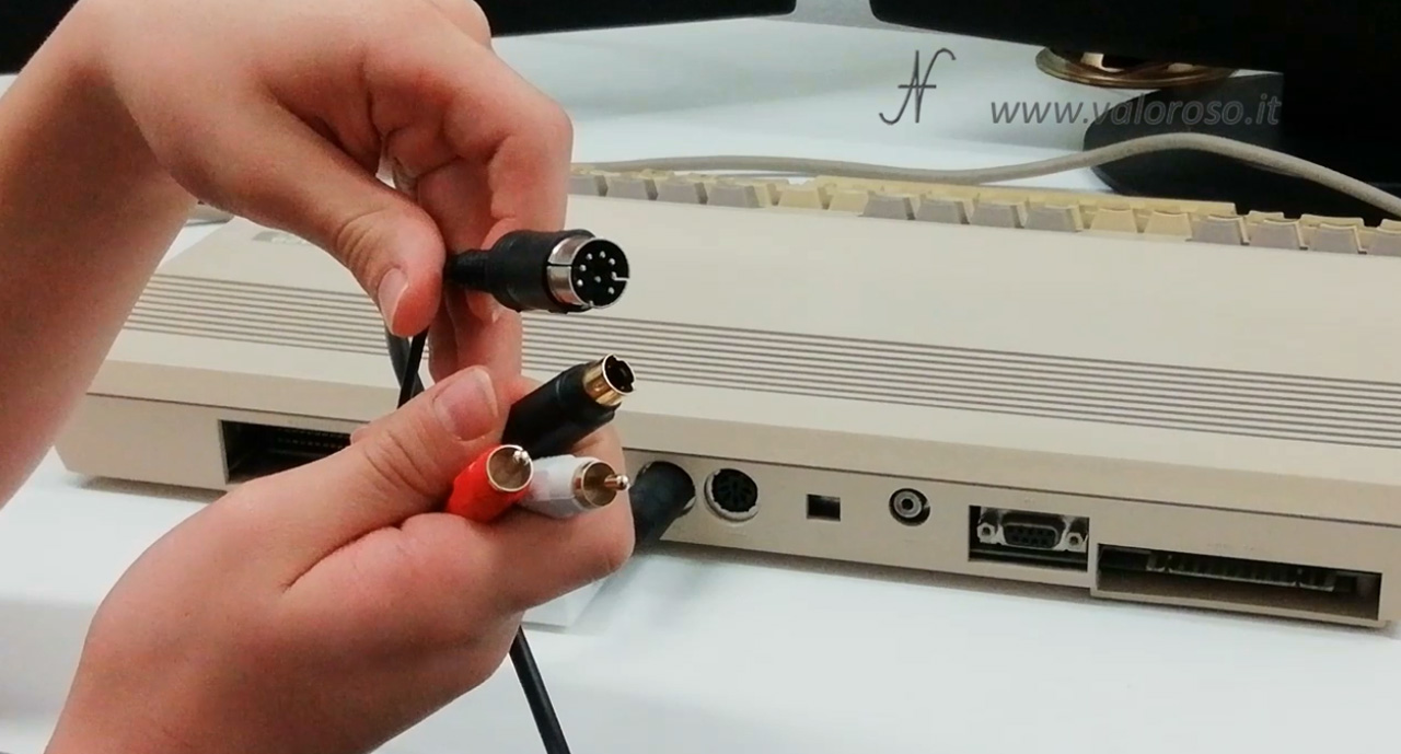 Connecting two monitors to the Commodore 128 - Amedeo Valoroso