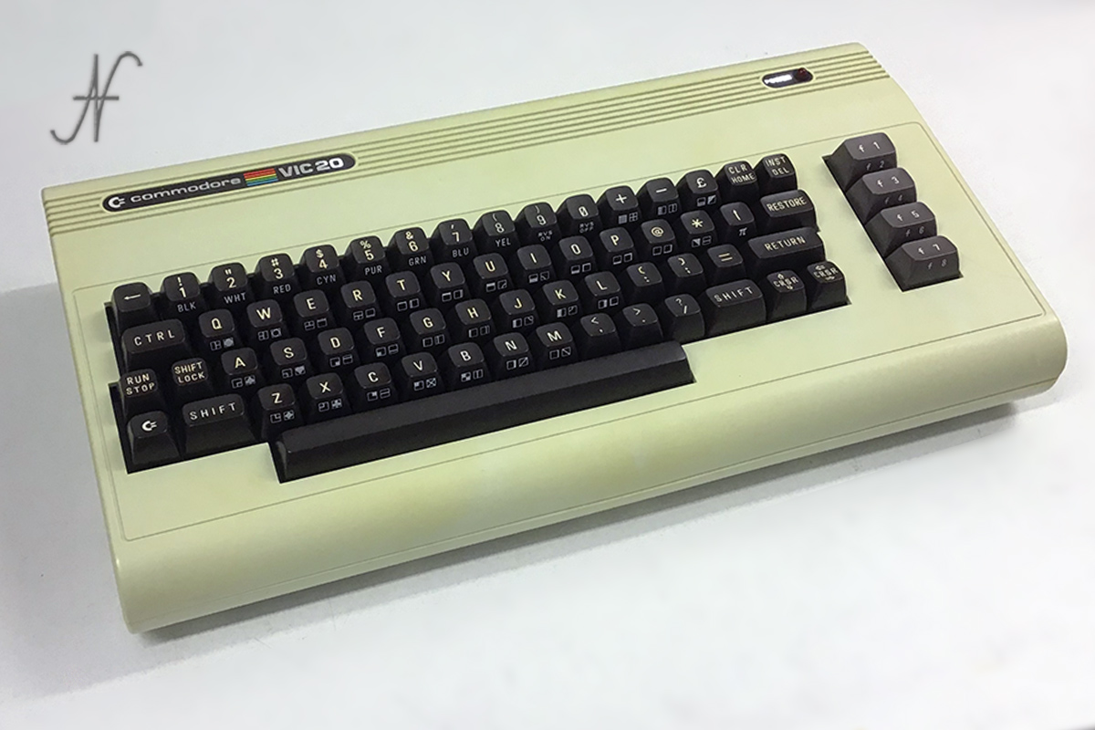 Commodore VIC-20 restoration - Amedeo Valoroso