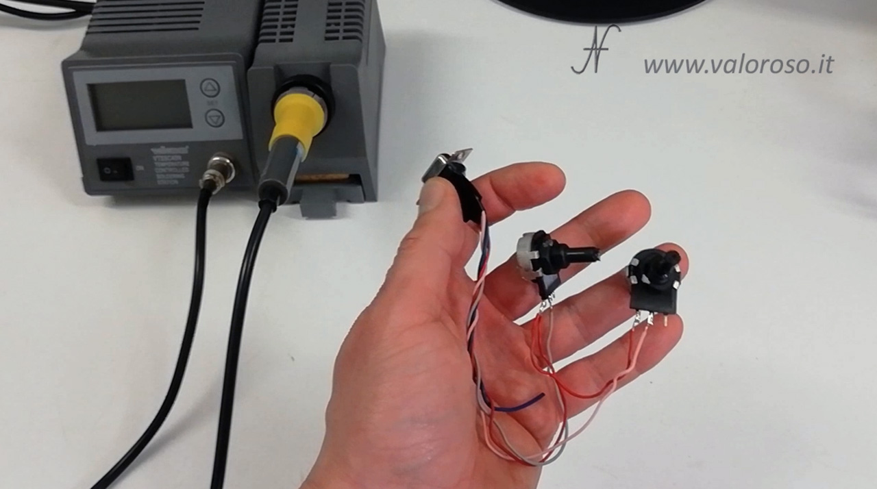 Building a Paddle for Arkanoid, for the Commodore 64 - Valiant EN