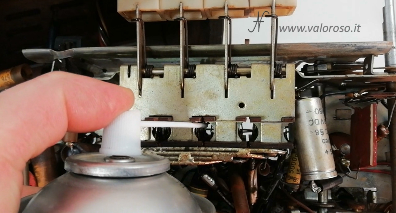 Radio a Valvole Telefunken Mignonette MF R231: interno ed esterno!