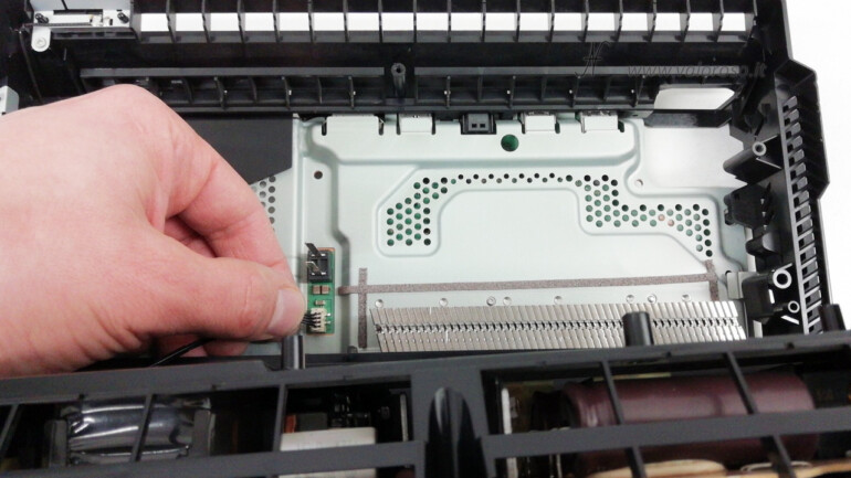 How to re-assemble the PlayStation 4 Pro - Amedeo Valoroso