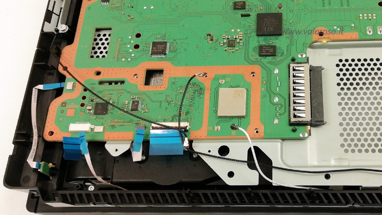 How to re-assemble the PlayStation 4 Pro - Amedeo Valoroso