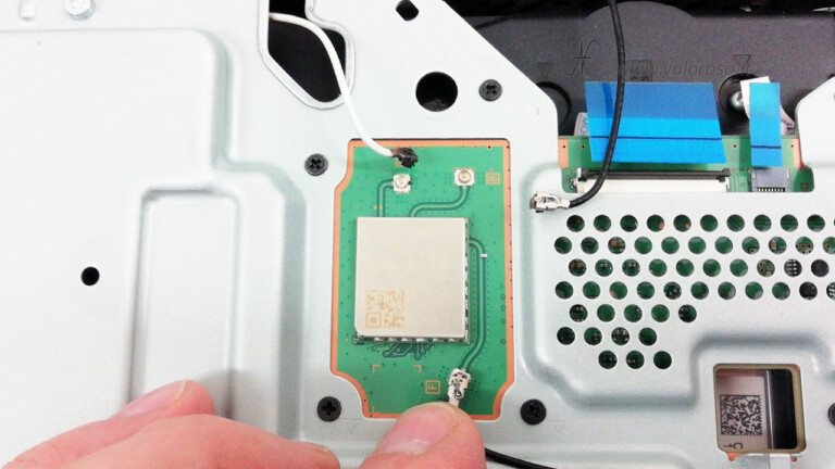 How to disassemble the Sony Playstation 4 Pro - Amedeo Valoroso