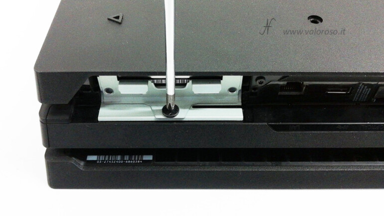 How to disassemble the Sony Playstation 4 Pro - Amedeo Valoroso